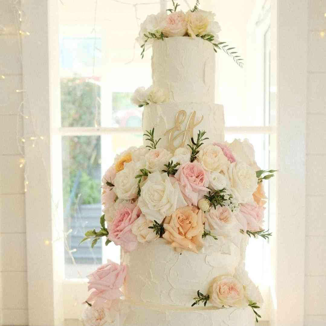 Deelish Cake Creations | Wedding Cake Designers | Brisbane | ABIA Weddings